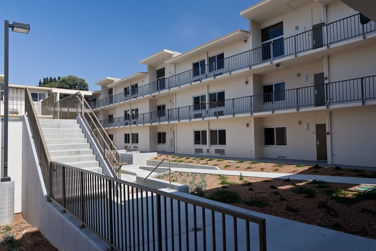 Whole Bachelor Enlisted Quarters Angelley Hall Bldg 3204 - Stronghold ...