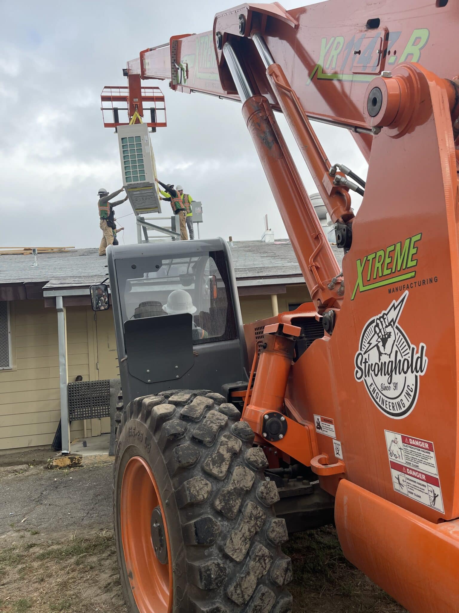 Commercial Solar Installations in Los Angeles | Stronghold Engineering